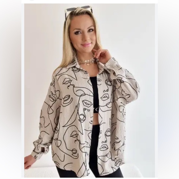 Milk & Honey | Tops | Milk Honey 3x Or Oversized Abstract Face Print ...
